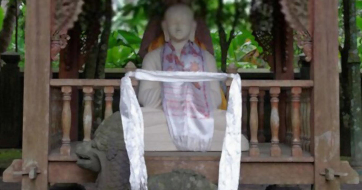 The In-Depth Guide To Tibetan Khata Scarves: Offerings and Greetings ...